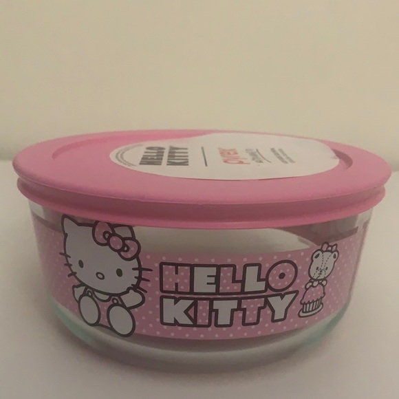 Hello Kitty / Pyrex | Dining | Hello Kitty Glass Pyrex 4 Cup 946 Ml ...